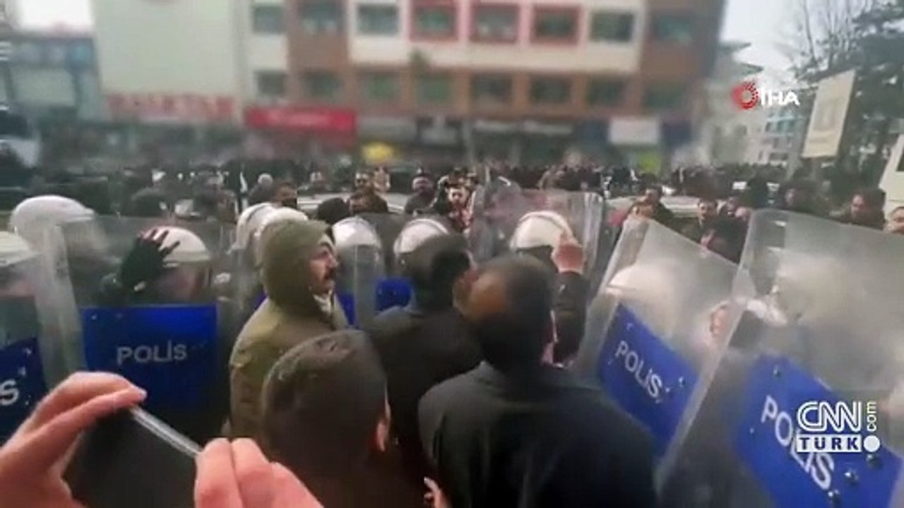 DEM Partili vekil polis kalkanını kırdı, tehdit etti! | Video Haber ...