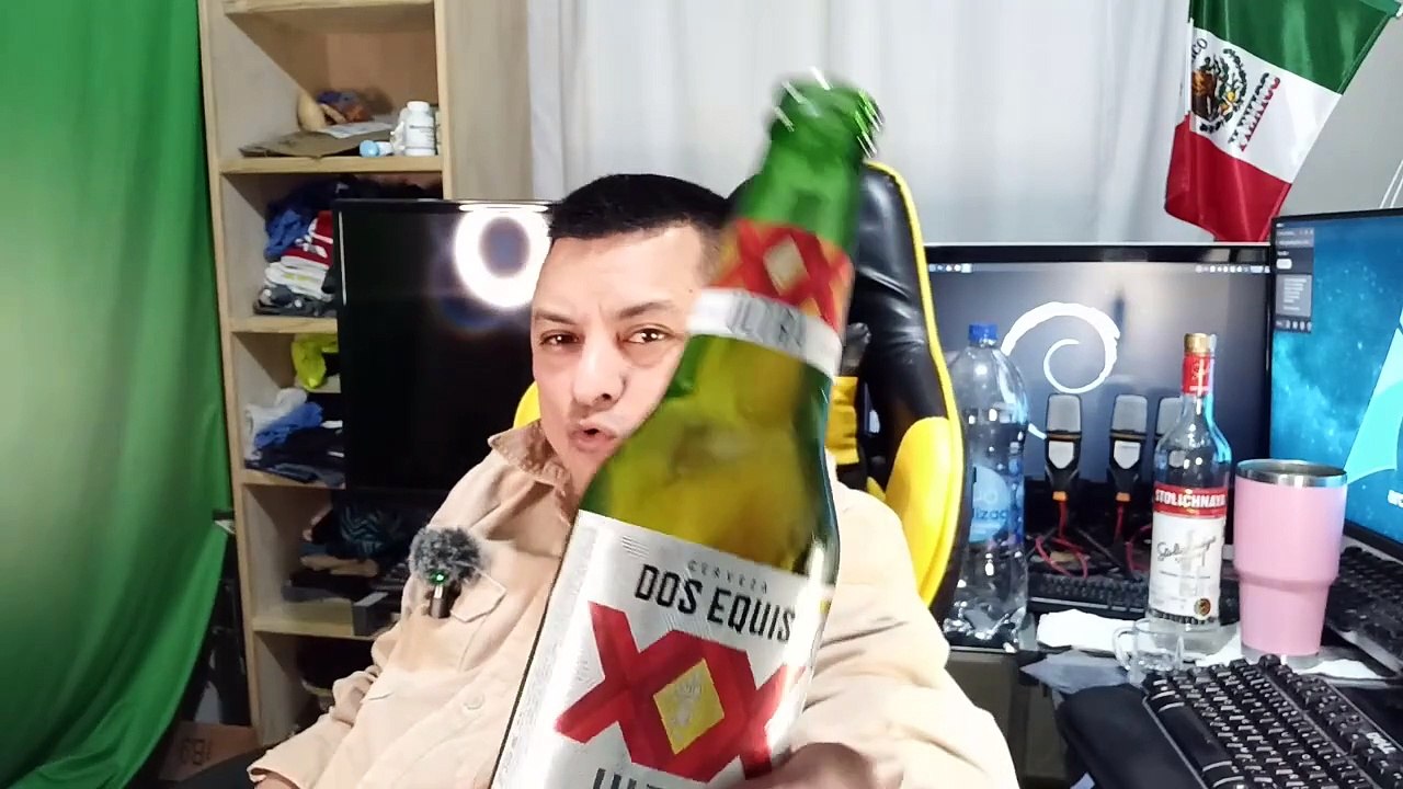 Abriendo un paquete de jamon serrano con cerveza XX lager ULTRA y vodka ...