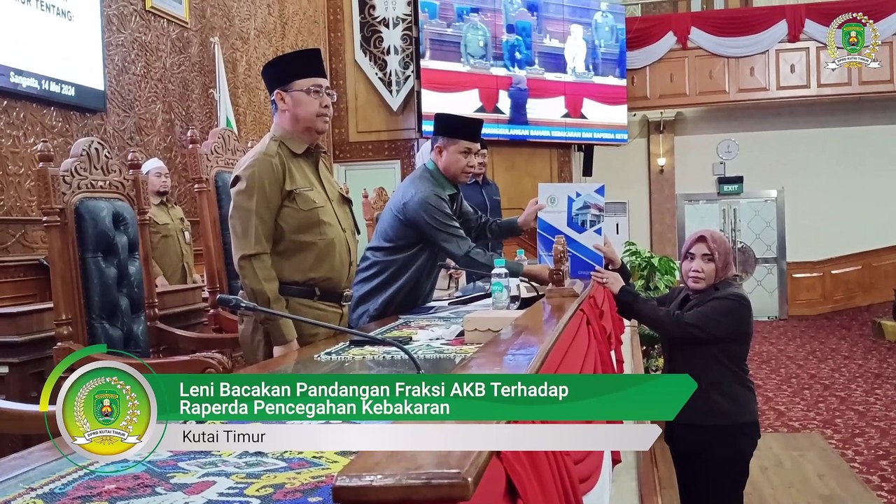 Leni Bacakan Pandangan Fraksi AKB Terhadap Raperda Pencegahan Kebakaran - video Dailymotion