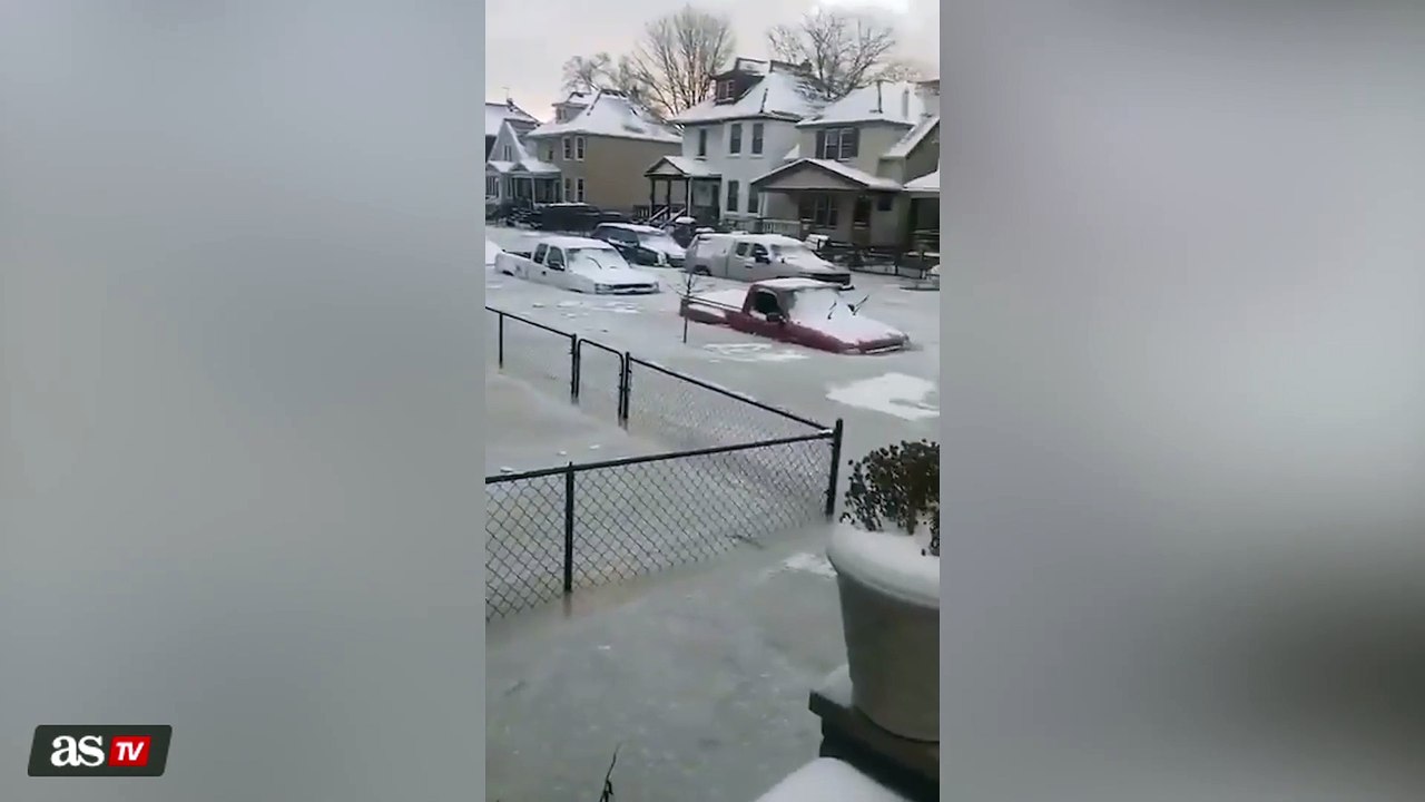 54-Inch Pipe Burst Floods Southwest Detroit, Freezing Streets and Cars ...