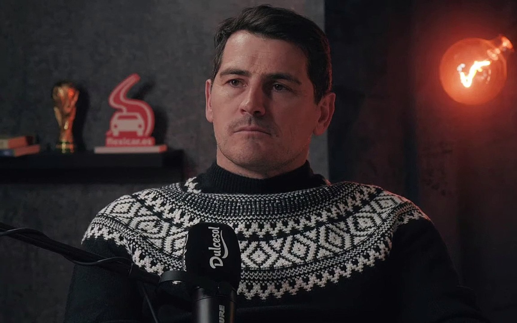 Gerard Piqué se sincera con Iker Casillas sobre su salida del FC ...