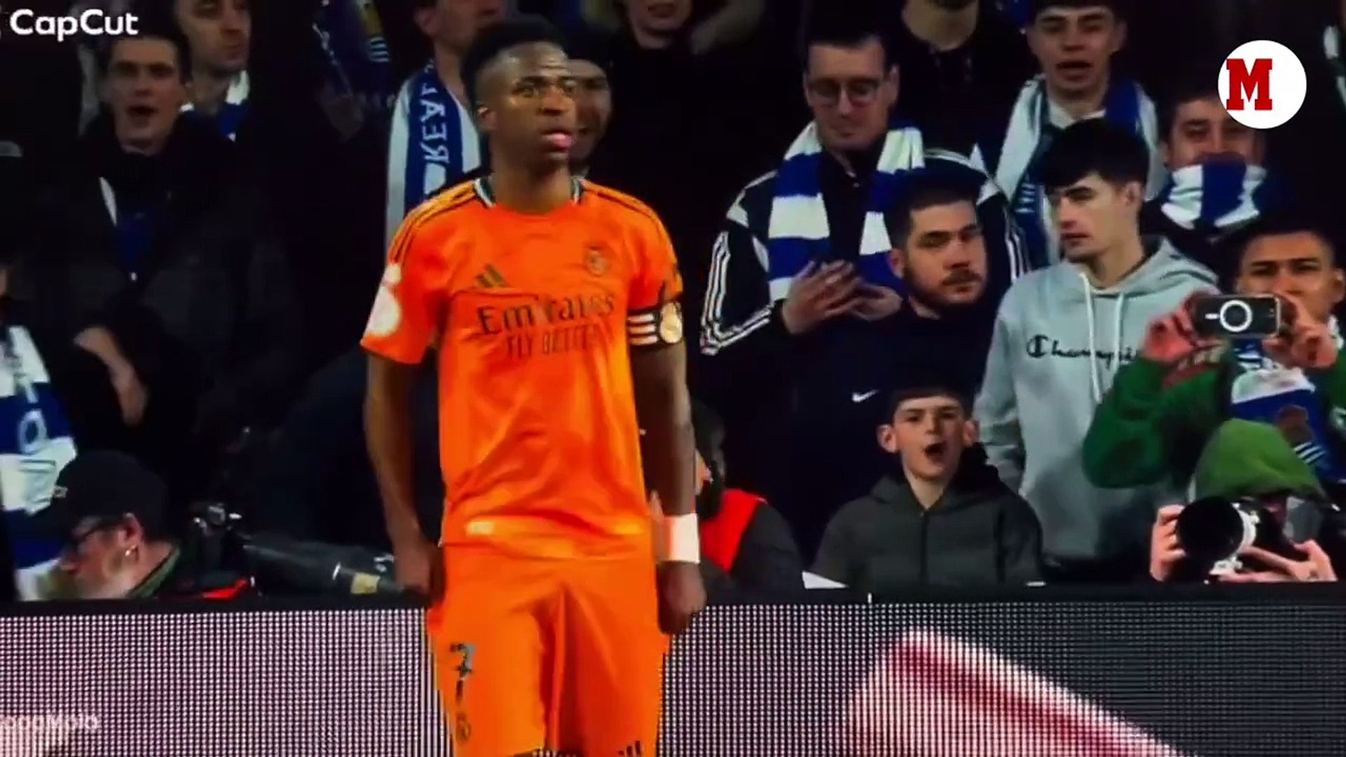Un aficionado de la Real hizo el gesto del mono a Vinicius - MarcaTV