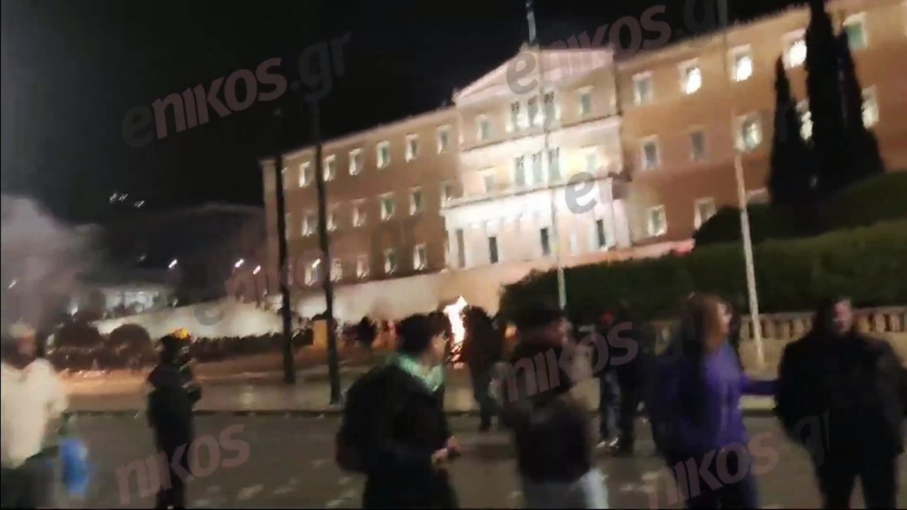 ΕΠΕΙΣΟΔΙΑ ΣΤΟ ΣΥΝΤΑΓΜΑ - video Dailymotion