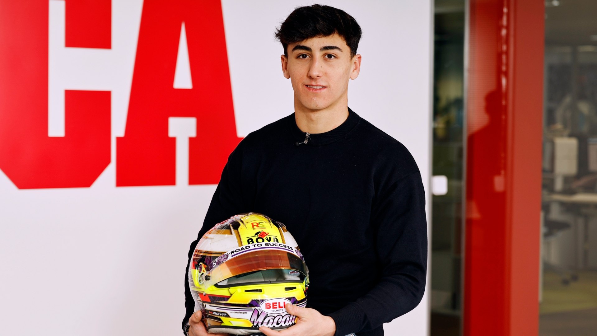 Mari Boya visita MARCA: "Veo posibilidades de llegar a la F1" - MarcaTV