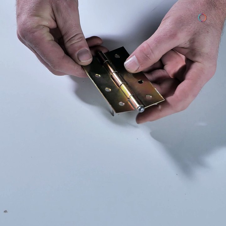 Draw the perfect circle with this hinge hack - video Dailymotion