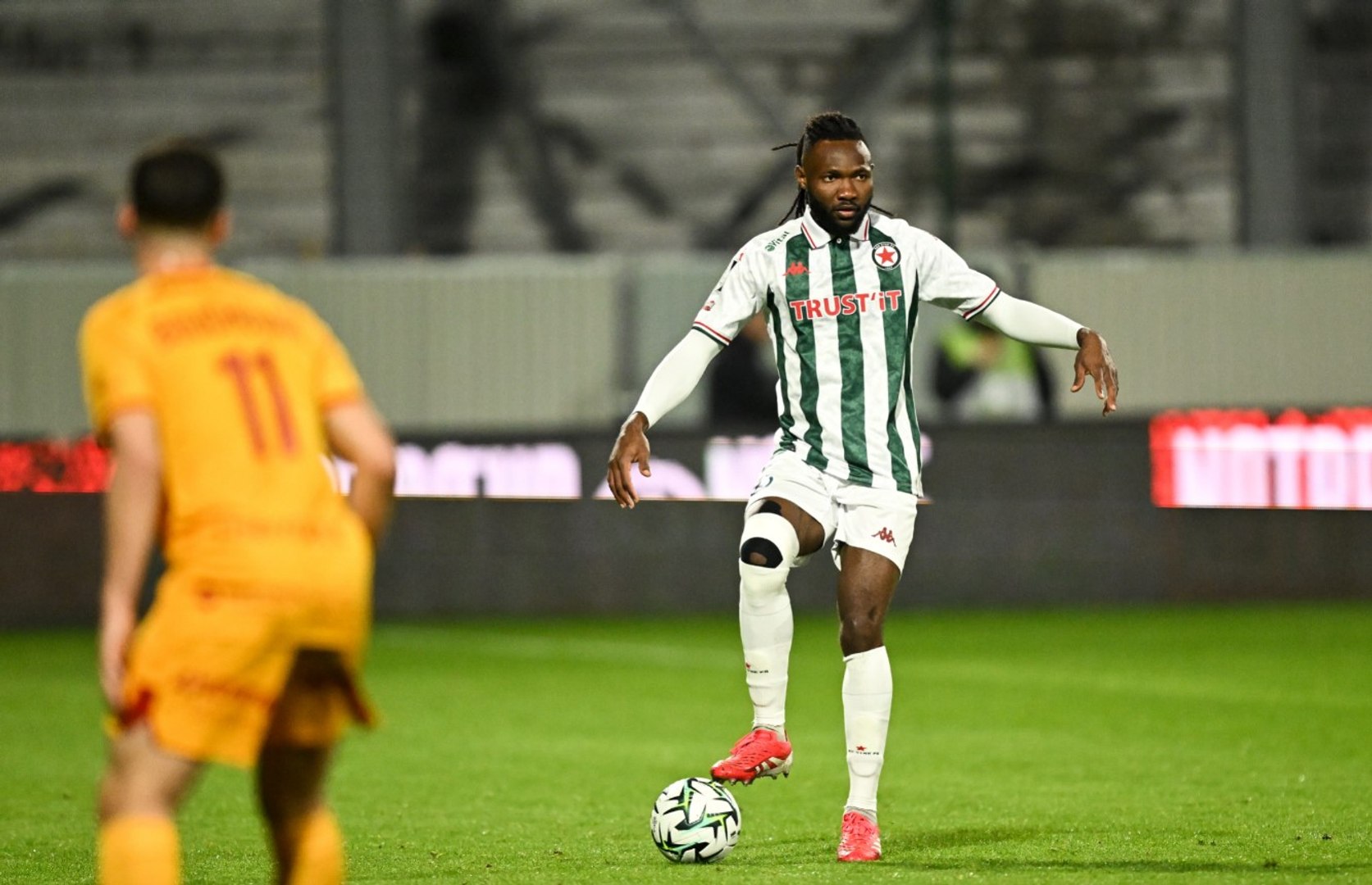Ligue 2 : Le Red Star et Rodez se neutralisent et restent en danger ...