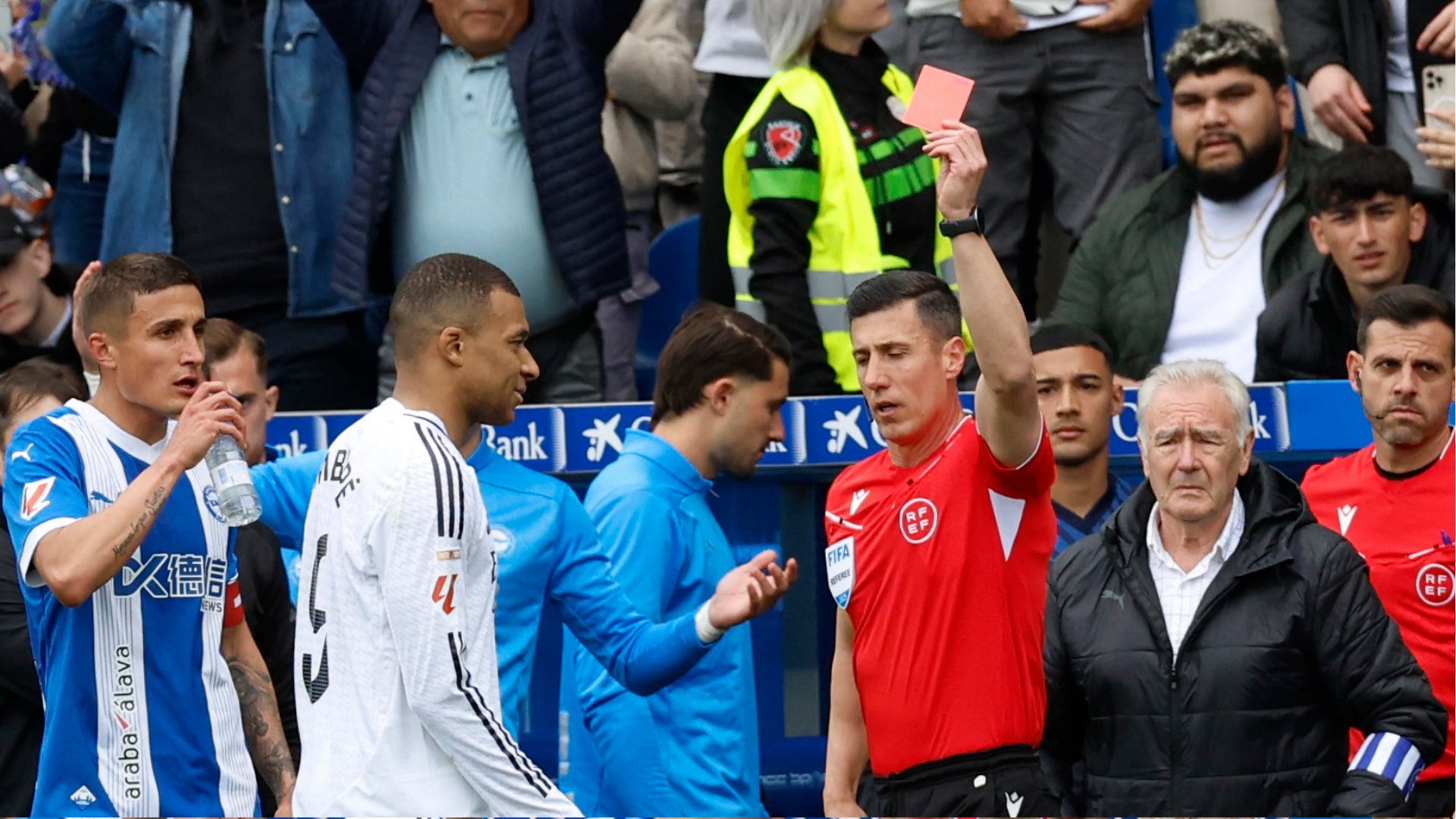 (VIDEO) Mbappé’s Reaction to One of Declan Rice’s Stunning Goals in ...