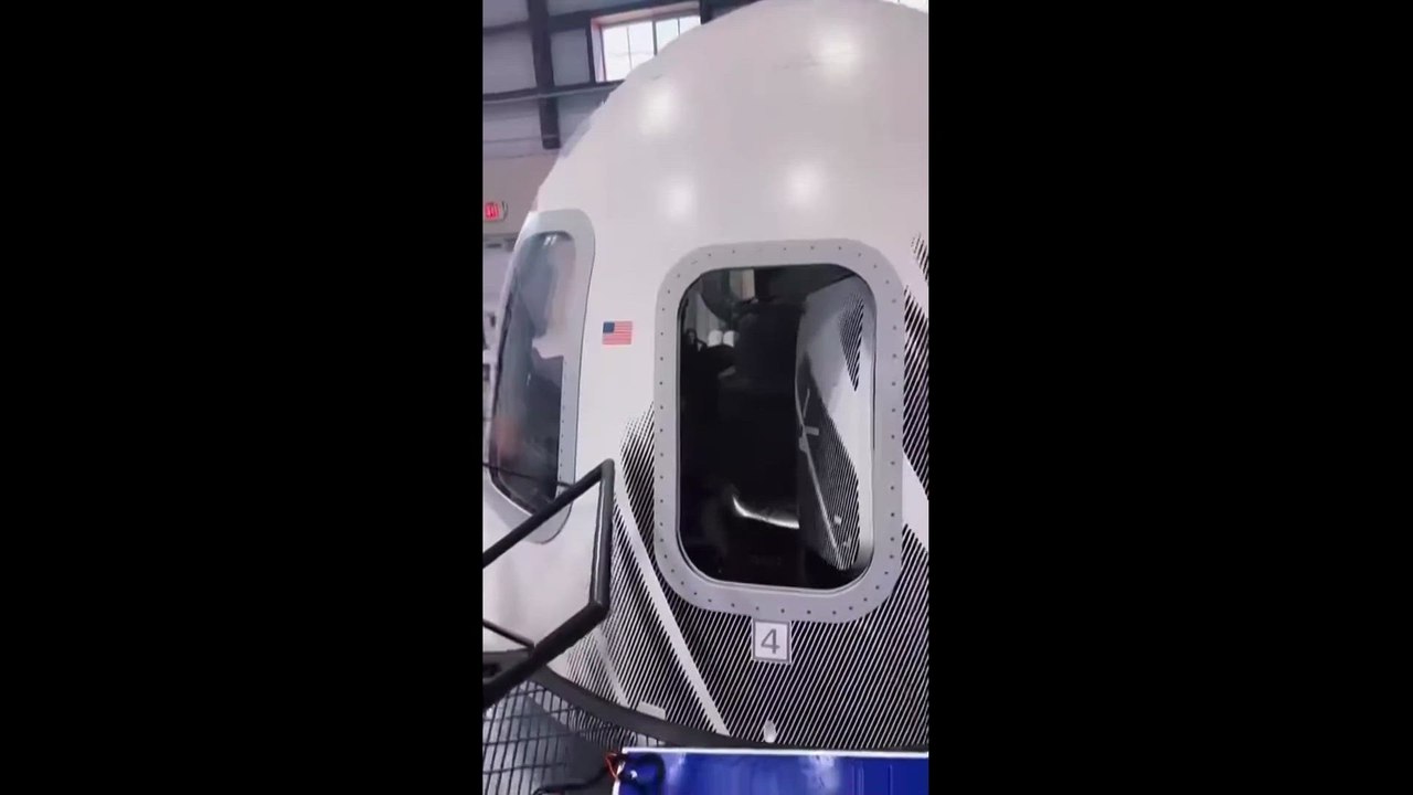 Katy Perry Inside the Blue Origin capsule: singer preps for all-female ...