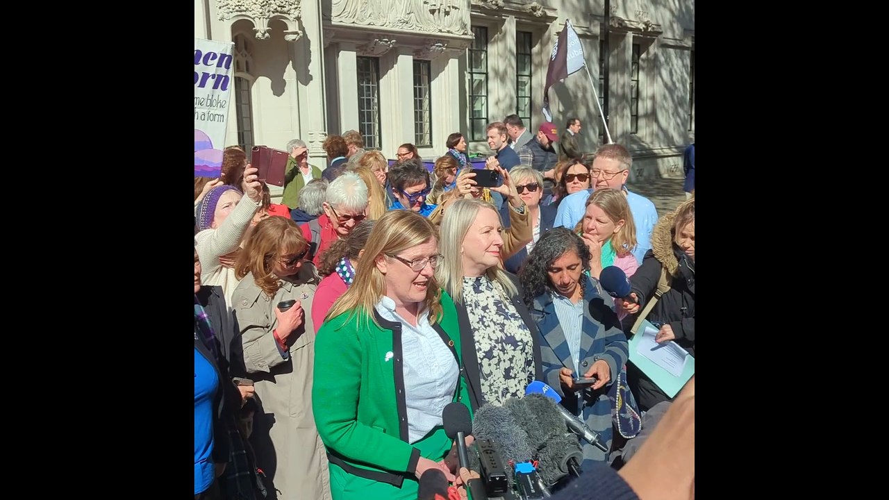 Supreme Court UK ruling on definition of woman - video Dailymotion