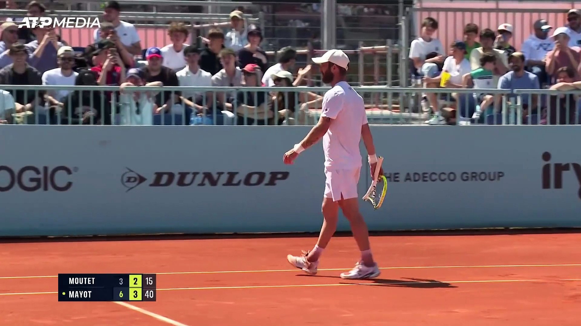 Saque por abajo y 'smash' con el mango de la raqueta: ¡Bublik es un 'showman'! - MarcaTV