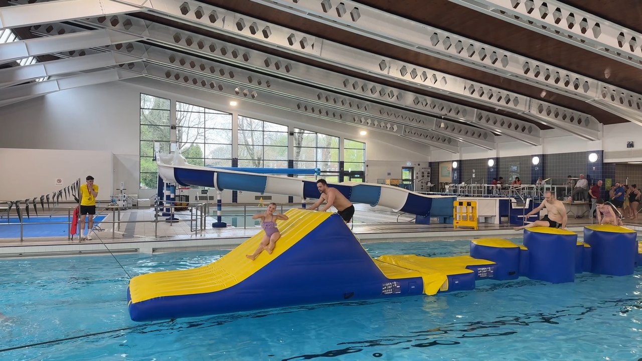 Birtley Community Pool Celebrates Six Months! - video Dailymotion