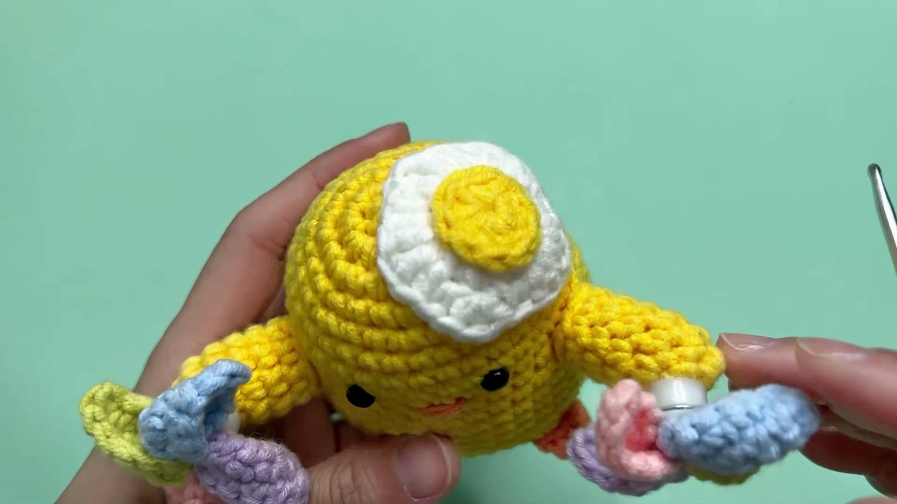 Crochet Chick Tutorial: 6. How to crochet a poached egg? - video ...