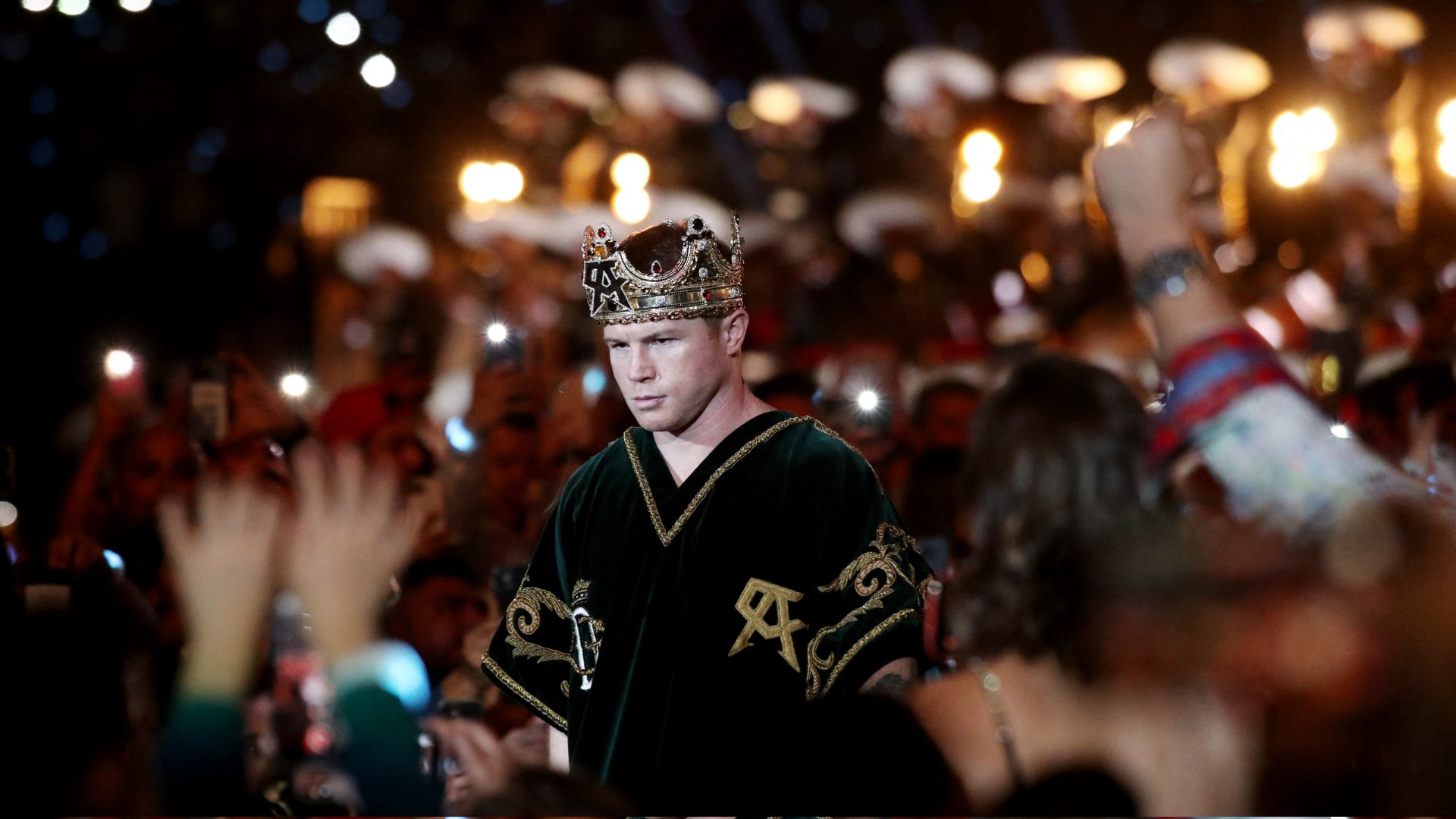 How Much Does Canelo Álvarez Earn? The Impressive Fortune of the ...