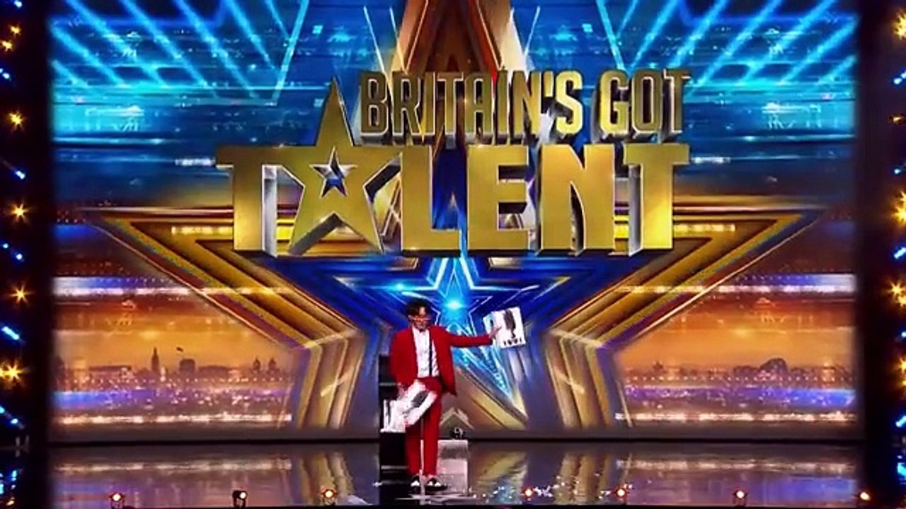 Strike a pose! Manho Han is COVER READY with his 2025 - video Dailymotion