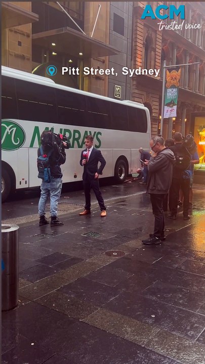 Peter Dutton’s media bus stuck in Sydney - video Dailymotion