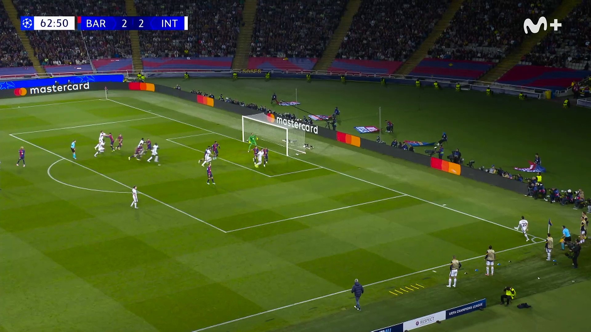 Gol de D. Dumfries (2-3) en el Barça 3-3 Inter - MarcaTV