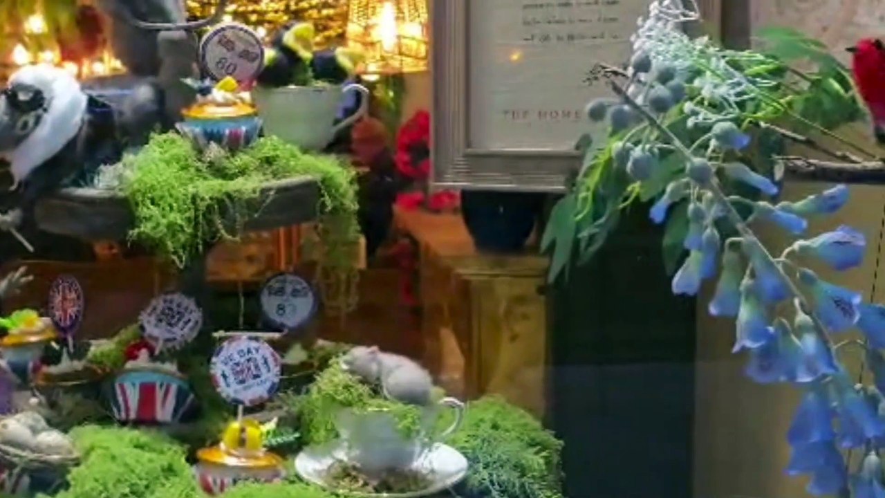 VE Day window displays in Monmouth - video Dailymotion