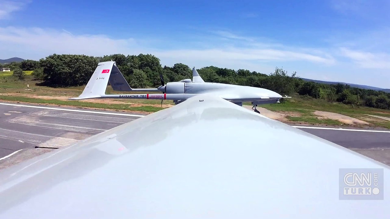 Bayraktar TB2T-AI kendi irtifa rekorunu kırarak gökyüzüne damga vurdu ...