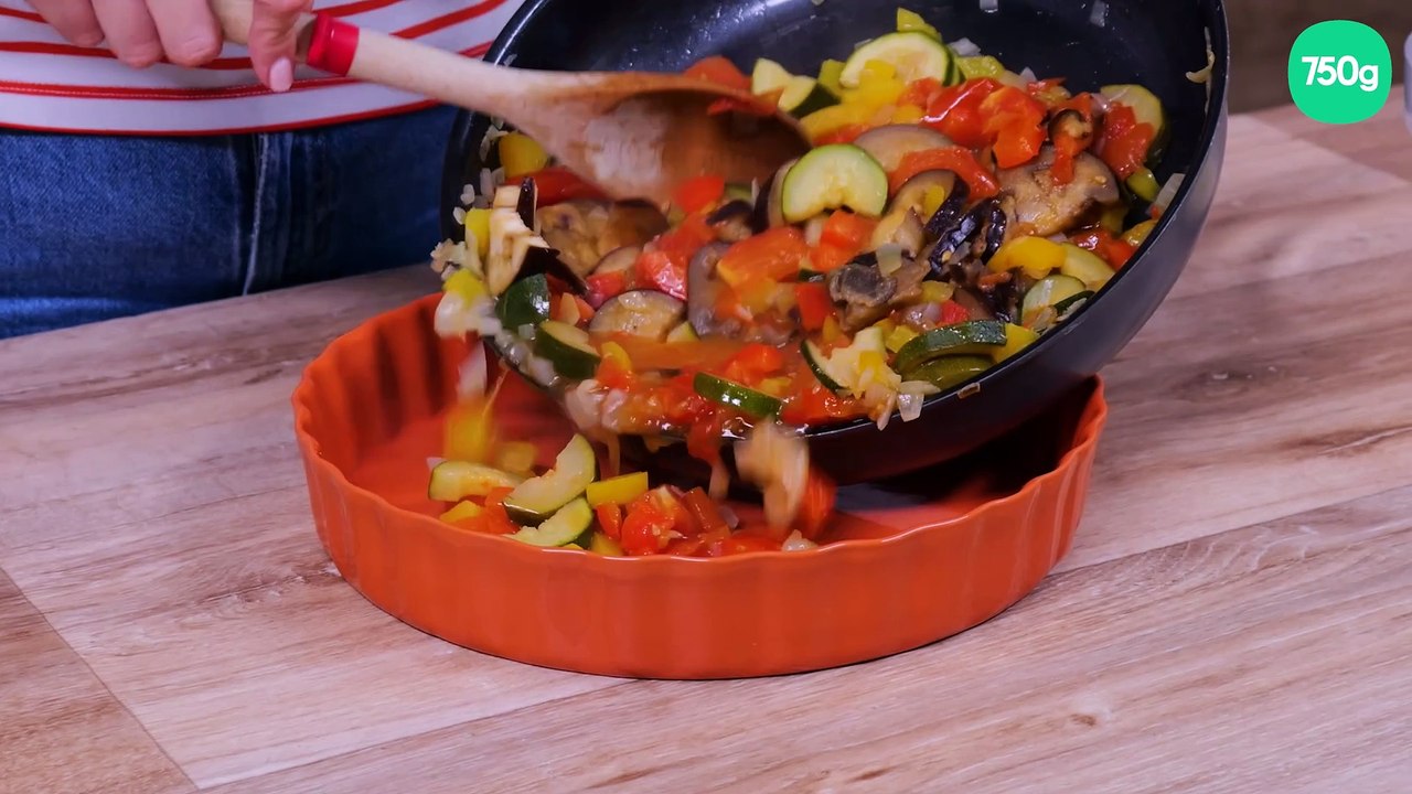 Crumble salé à la ratatouille, féta et noix - Vidéo Dailymotion