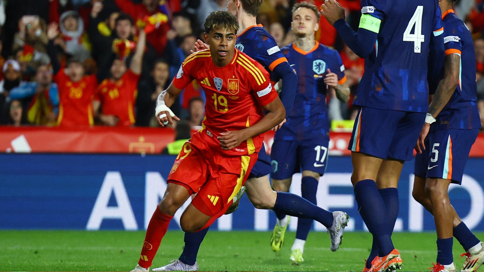 David Villa Praises Lamine Yamal and Says He Could Have Started for ...