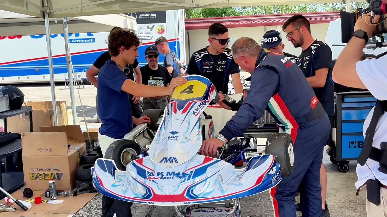 Formula 1, Kimi Antonelli sui go-kart a Migliaro - Video Dailymotion