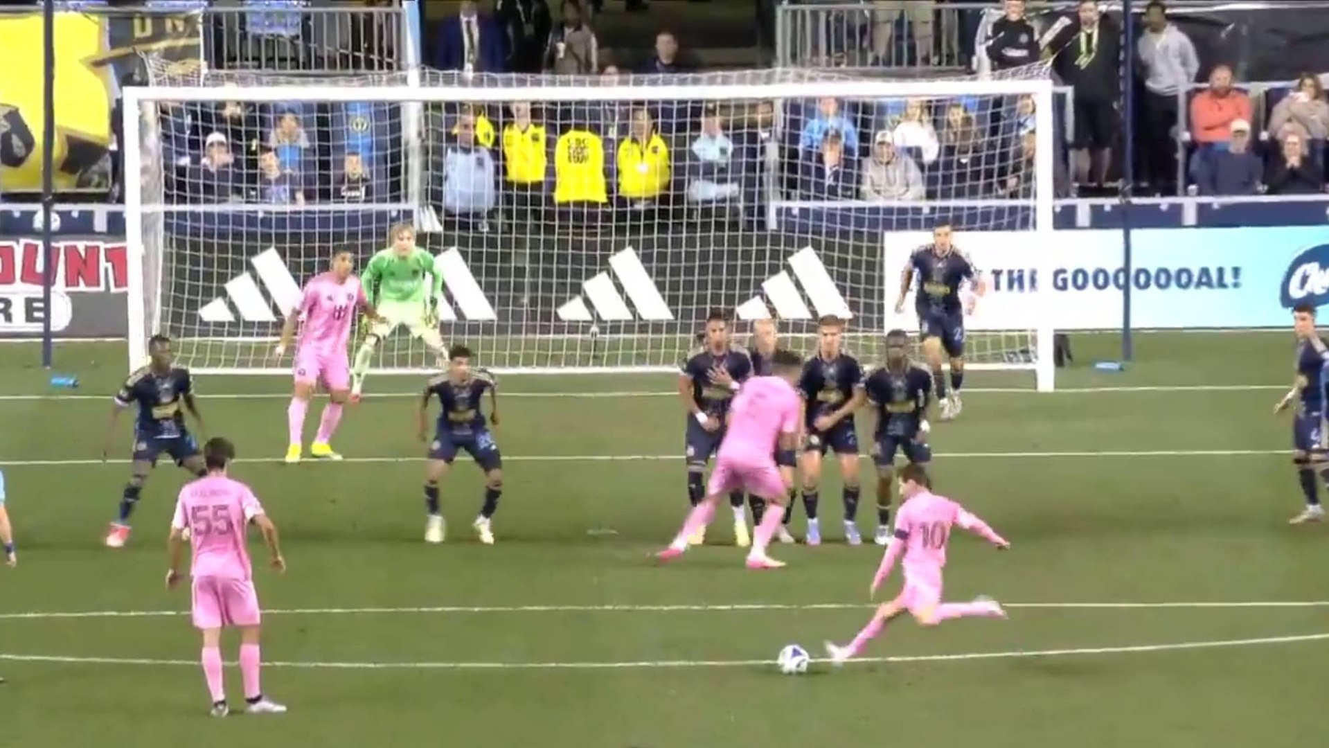 Golazo de Leo Messi ante Philadelphia Union - MarcaTV