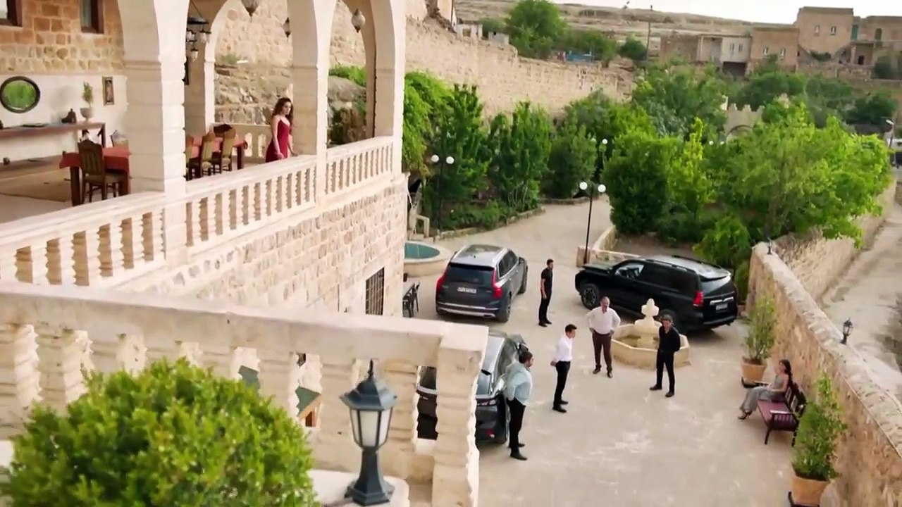 Uzak Sehir - Episode 28 (English Subtitles) Far City - video Dailymotion