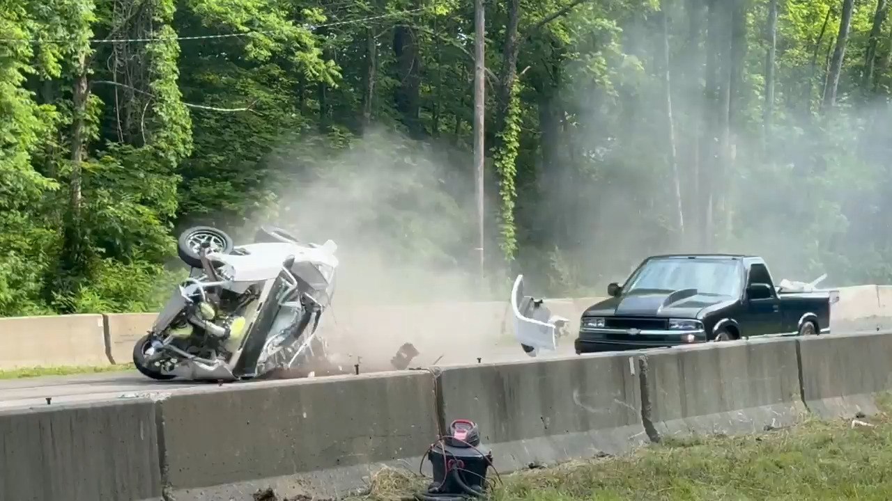 Car Crashes and Flips Over at Drag Racing Event - video Dailymotion