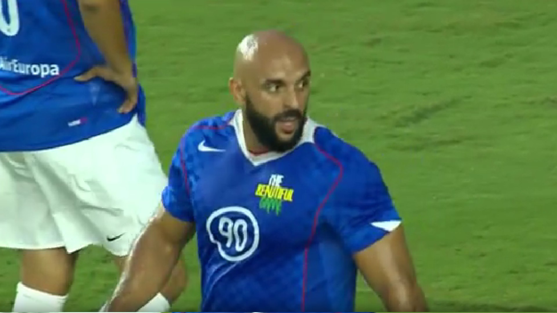 (VIDEO) Messi’s Bodyguard Steals the Spotlight at The Beautiful Game ...