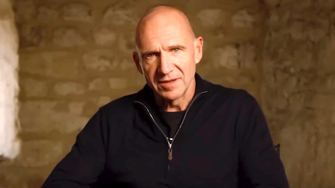 Meet Dr. Ian Kelson: Ralph Fiennes’ in 28 Years Later - video Dailymotion