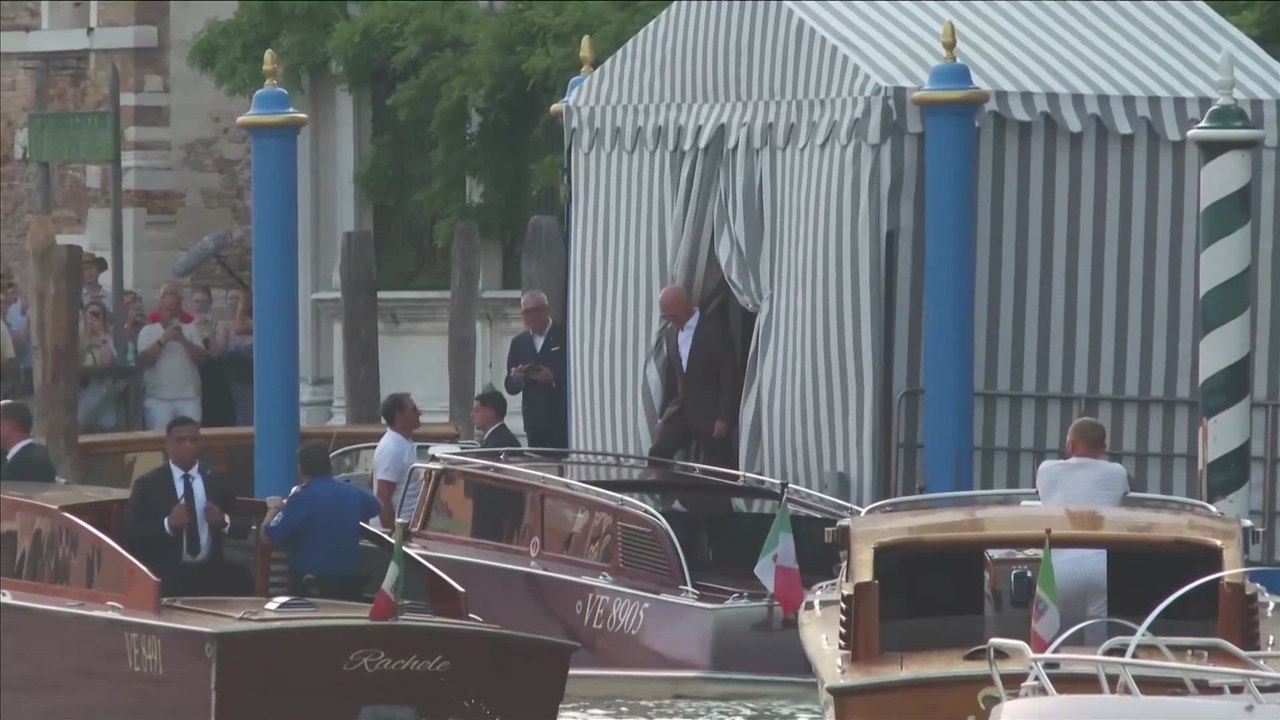 Jeff Bezos, Lauren Sanchez, Oprah and Orlando Bloom leave Venice hotels ...
