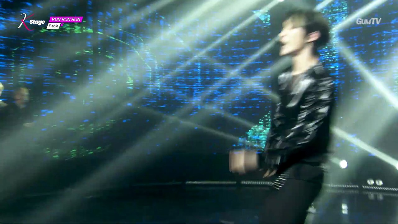 Le groupe K-pop F.able chante "RUN RUN RUN" en live - Vidéo Dailymotion