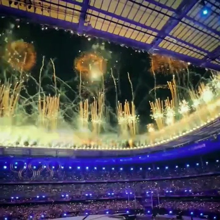 Et pendant ce temps... Emmanuel Macron s'amuse avec l'IA sur son compte ...