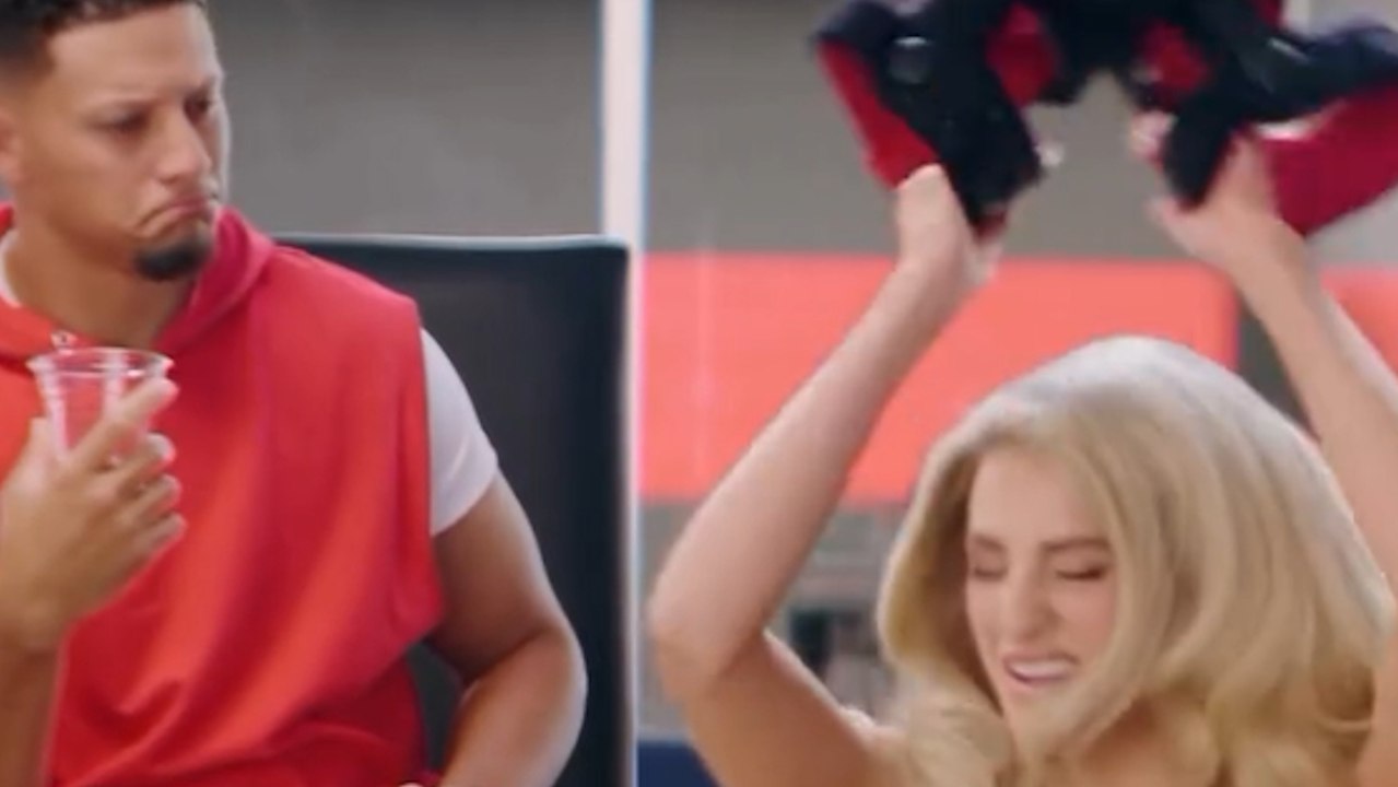 Patrick Mahomes makes appearance in new State Farm commercial alongside ...