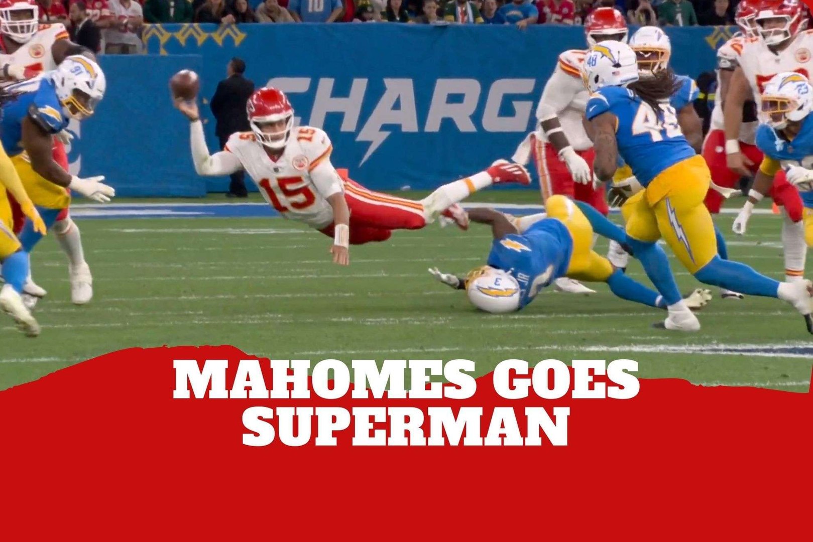 Chiefs Patrick Mahomes goes Superman with jaw-dropping throw against ...