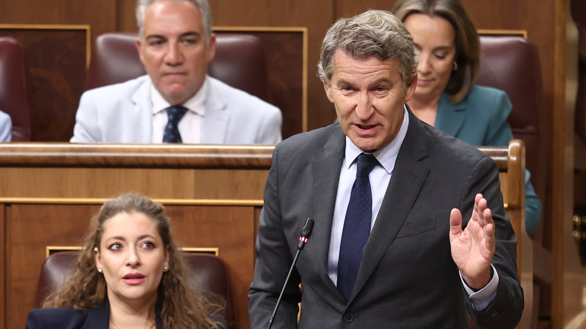 Feijóo a Sánchez: "Por seguir en el poder, usted pactaría hasta con el ...