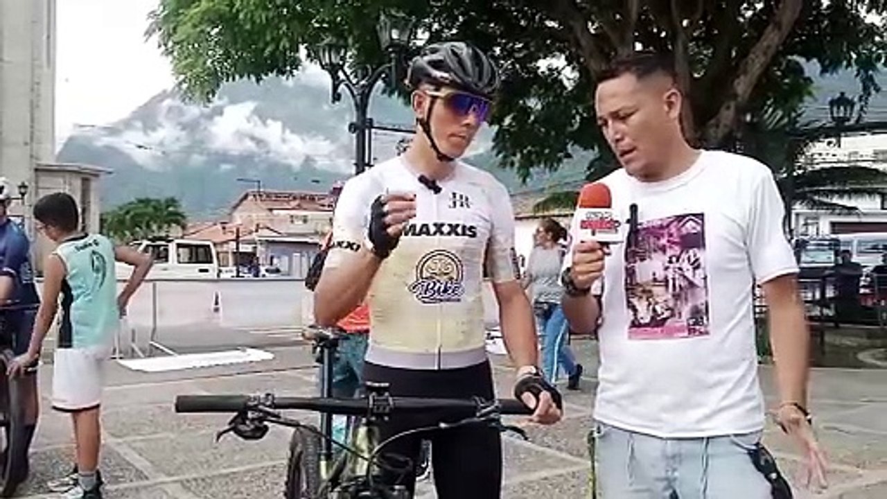 Jesus Garzón de Colombia entrevista Jonathan Toro - Vuelta a La Azulita ...