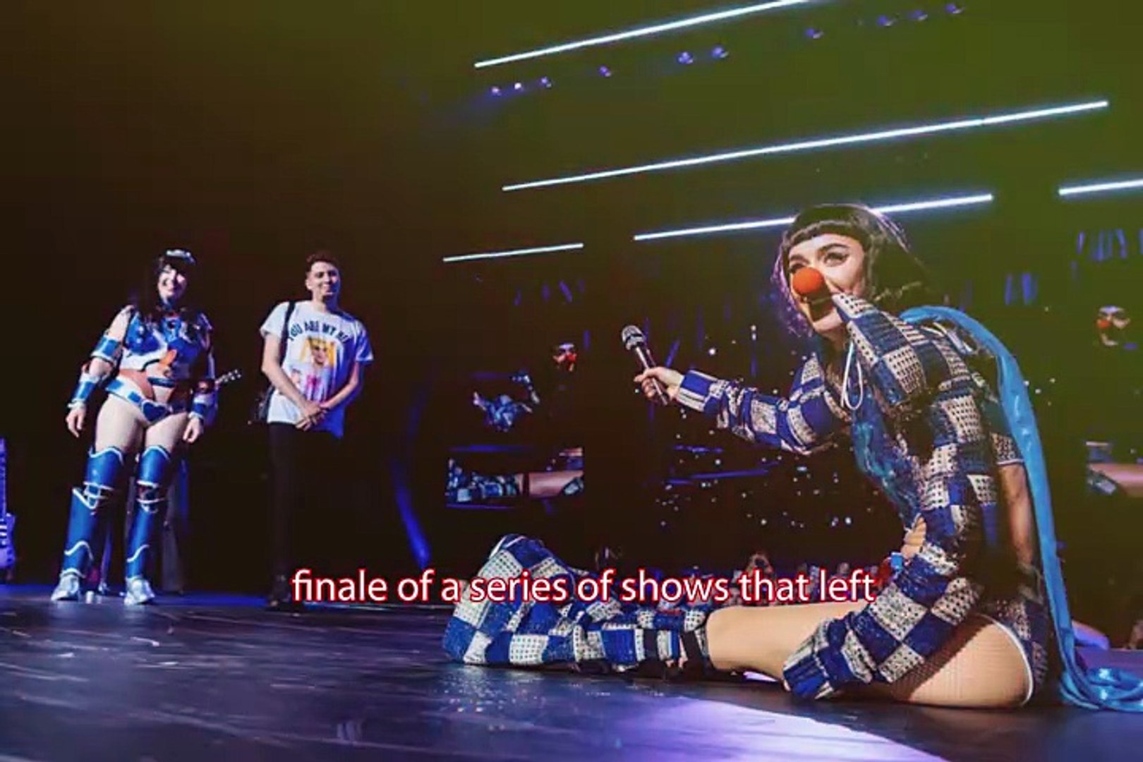 The Dallas Cowboys cheerleaders dazzle with epic Thunderstruck dance on ...