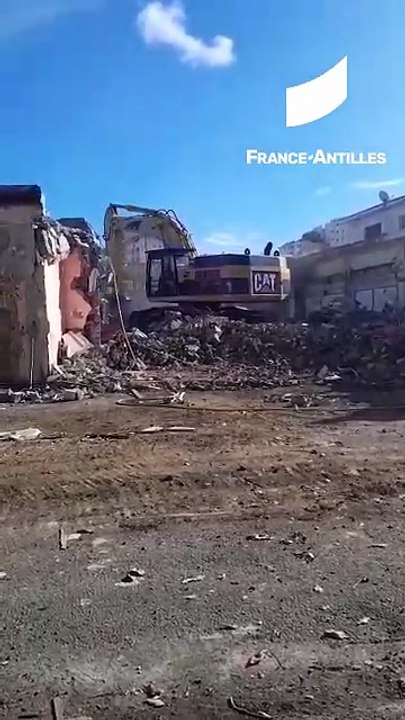 EN IMAGES. À Fort-de-France, la démolition de l'ancien bâtiment de ...