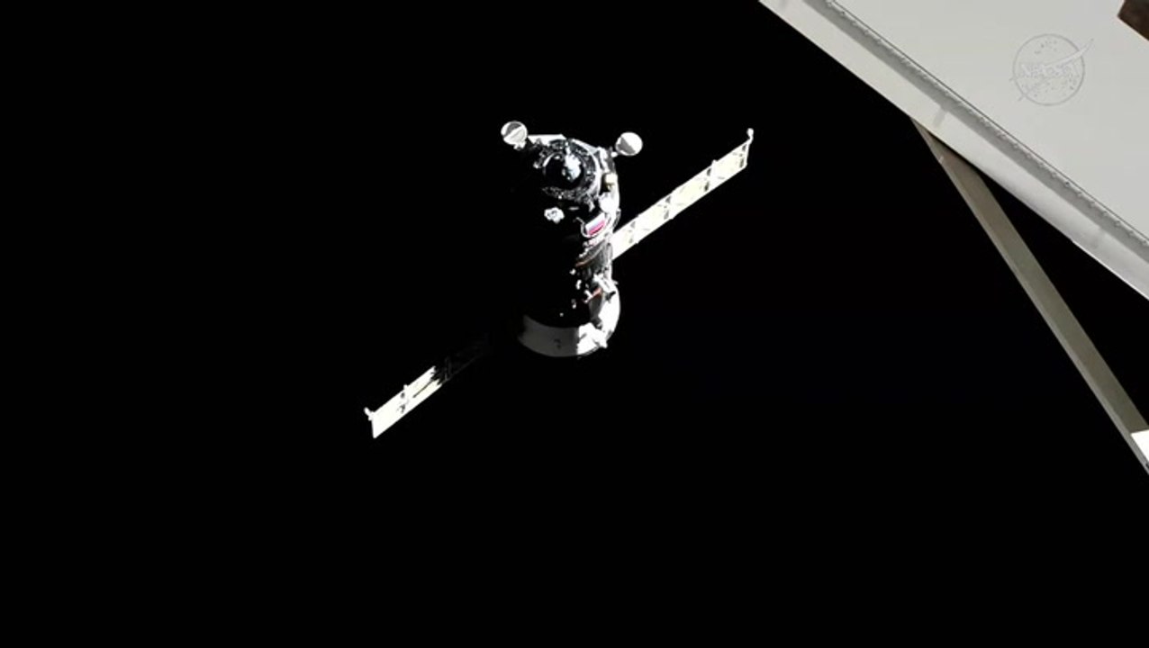 Russia's Progress 92 Cargo Ship Docks At Space Station - video Dailymotion