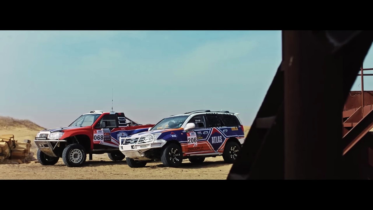 【2025 Newest Movies】100-meter Mutant Sand Pythons Escape Lab and Hunt ...