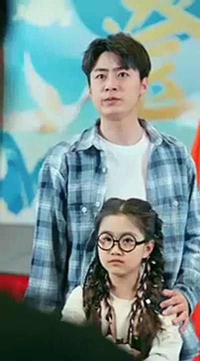 The 8-Year-Old Daughter She Despises As A Burden, Can Catch A Blade ...