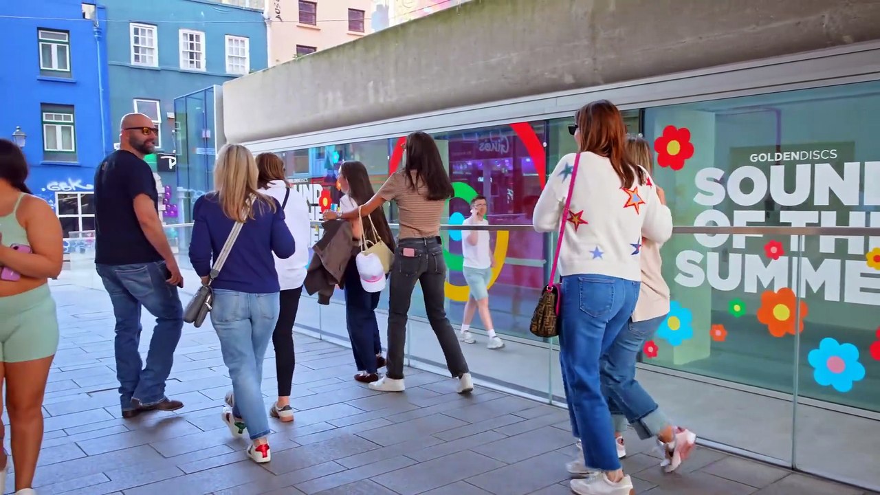 Crazy on the ground Bushman Prank - video Dailymotion