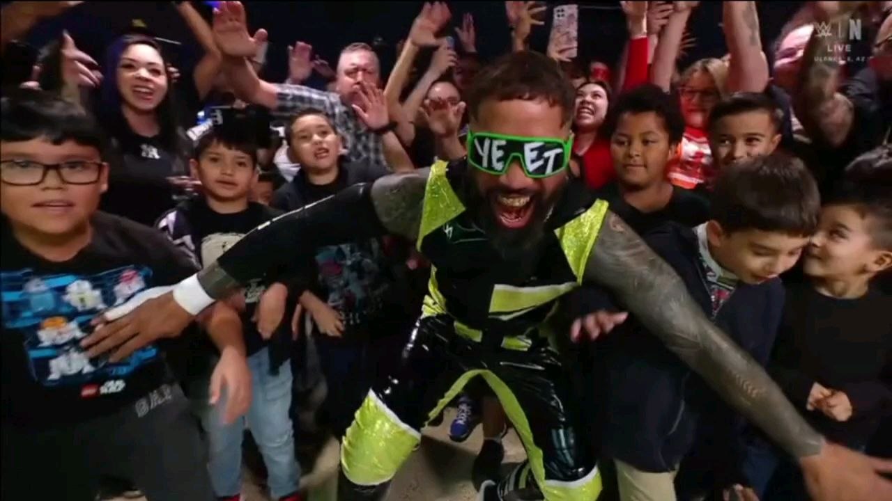 jey uso vs la knight WWE Raw 12/1/25 - video Dailymotion