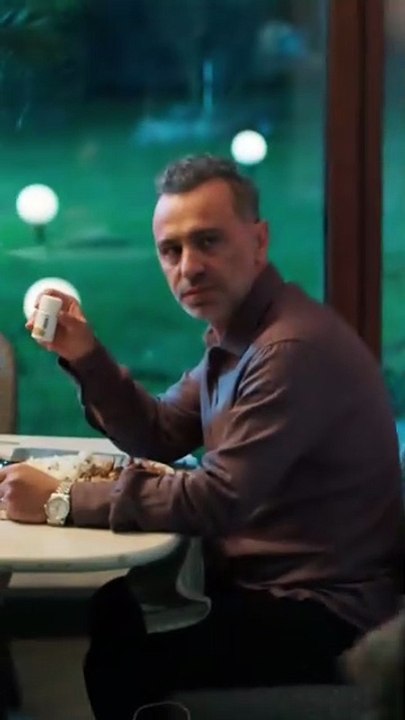 Azra'yı bilerek zehirleyen Cihan! #güllervegünahlar - video Dailymotion