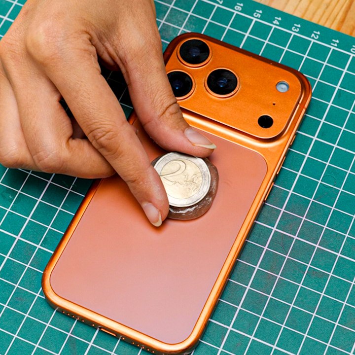 She Hid 2 Euros in Her Phone Case 💰📱 - video Dailymotion