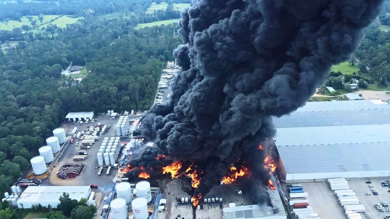 New York Fire Wipes Out 40% of US Auto Aluminum—Ford F-150 Production ...