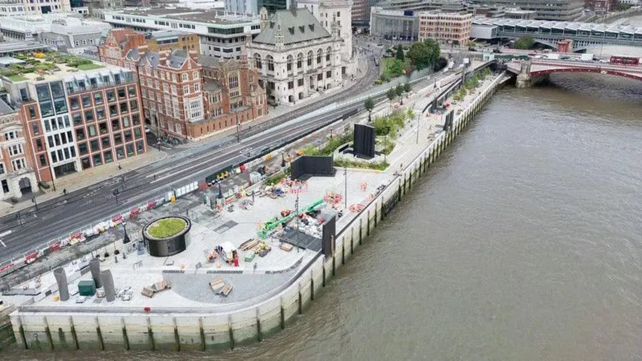 New Thames waterside public space opens on sewer building site - video ...