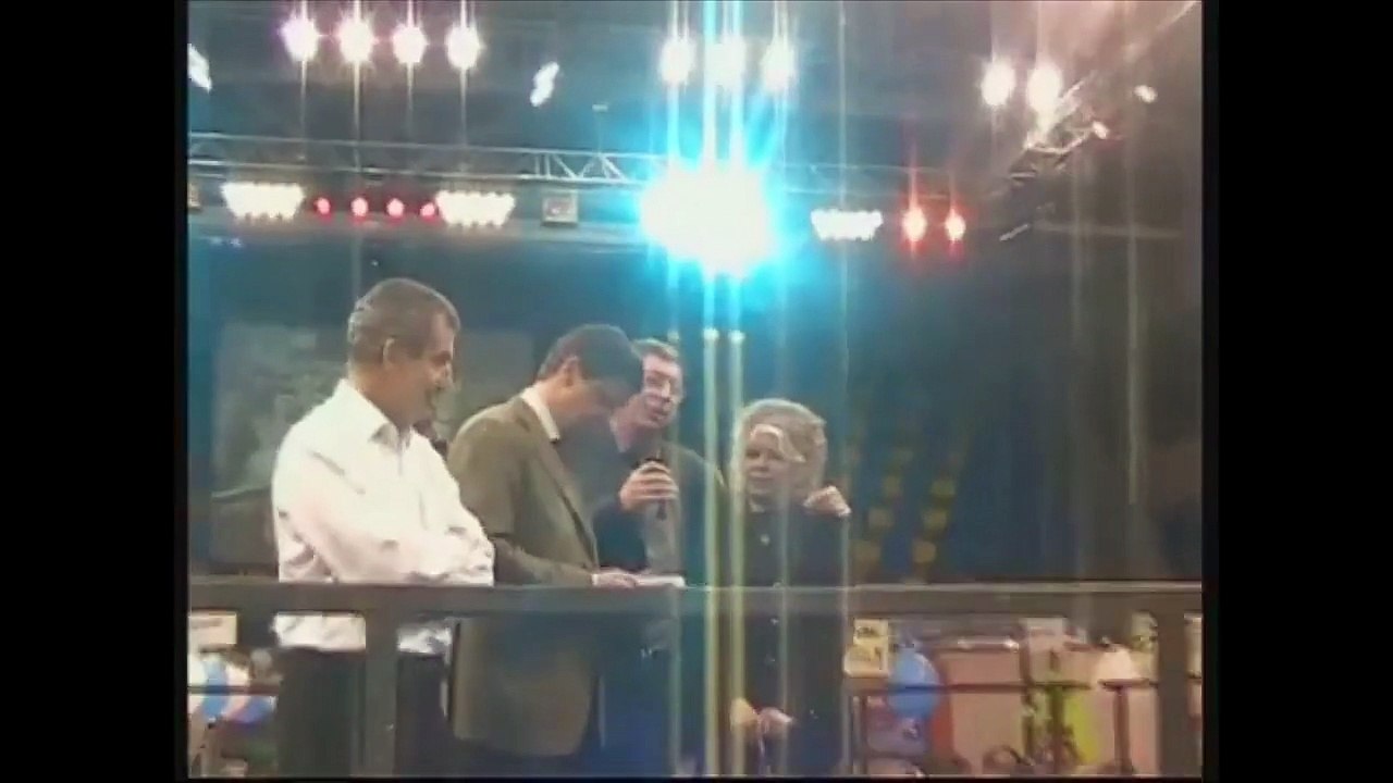 2004 – Johnny Hallyday – Noël des animaux à Levallois-Perret avec ...
