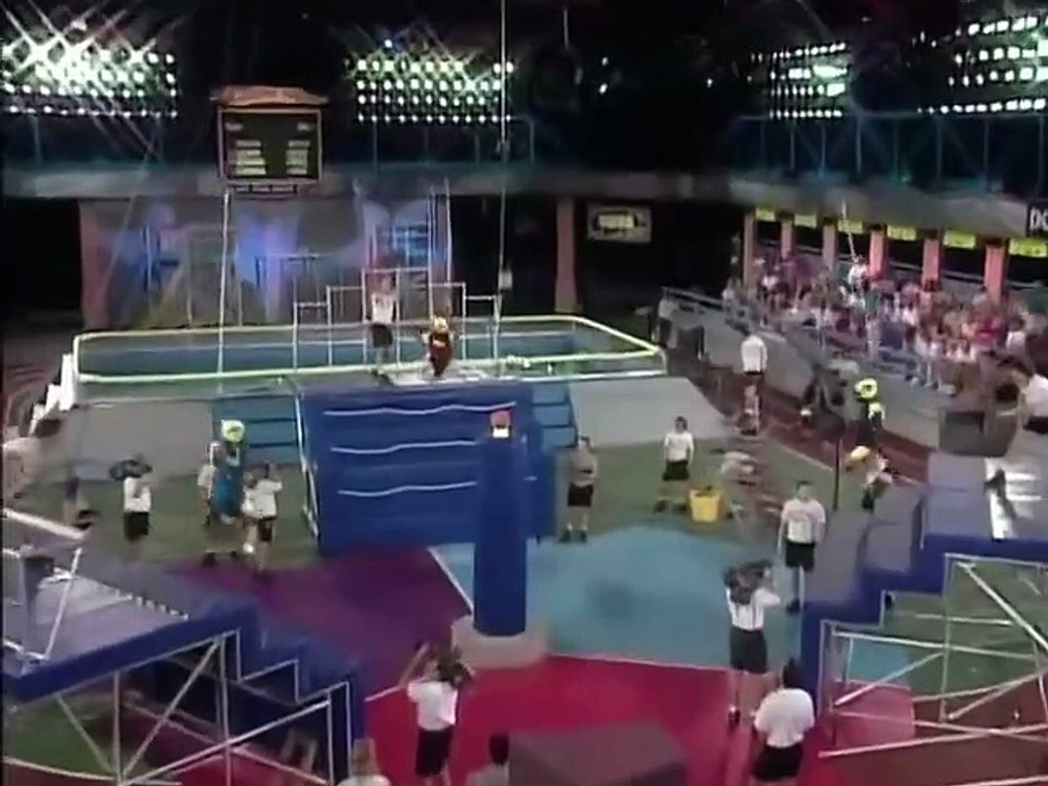 John (Blue) Vs Sarah (Red) Vs Danny (Purple) - video Dailymotion